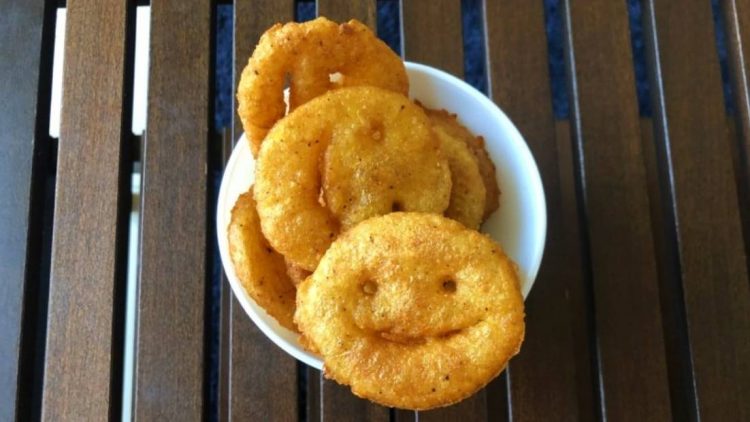 Smiley Crisps | Kids Snack Recipe - Desert Food Feed(also in Tamil)